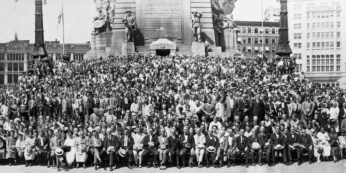 1925—Sanggatos na Taon Na an Nakaagi | Torrengbantayan