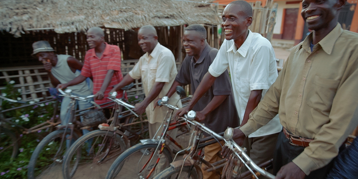 Distributing Bible Literature in Congo (DRC) | JW.ORG Videos