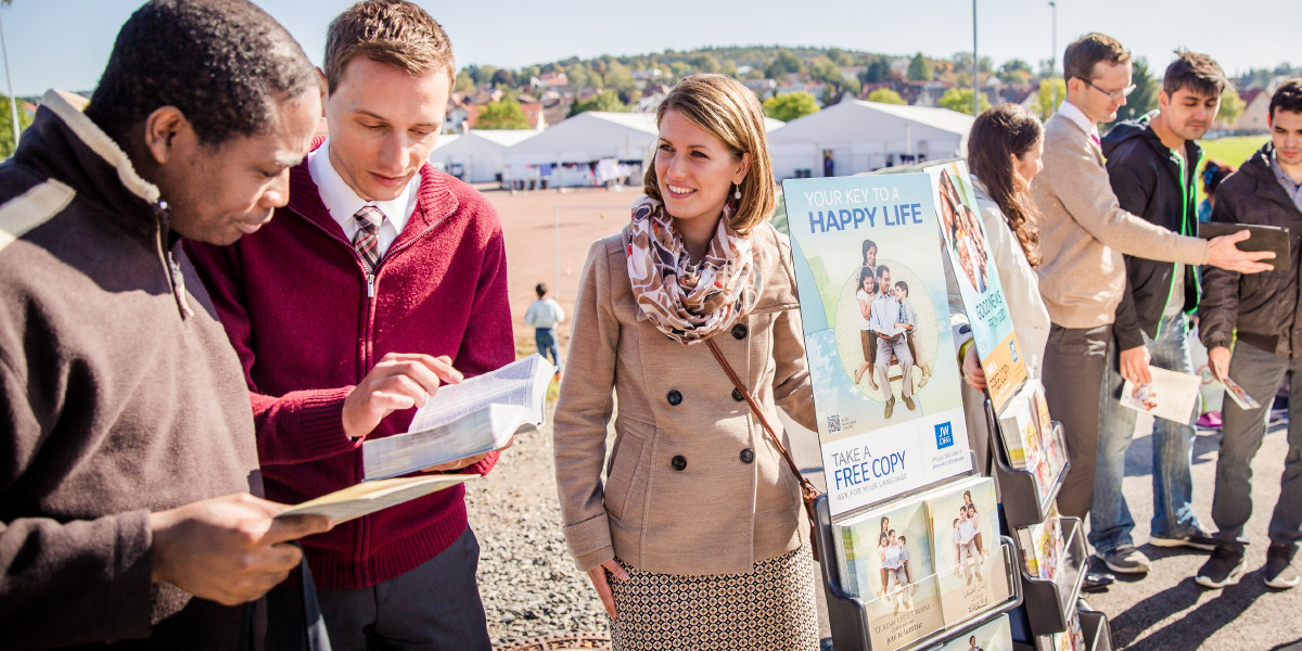 Los testigos de Jehová ayudan a los refugiados en Europa central