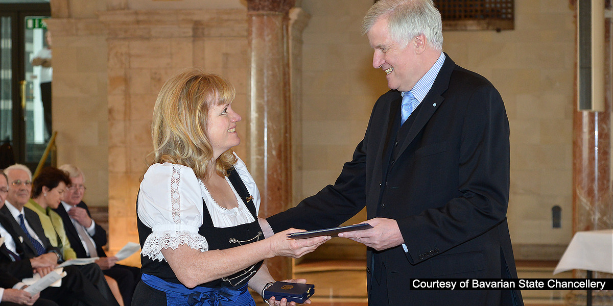 Germany Awards Order of Merit to One of Jehovah’s Witnesses
