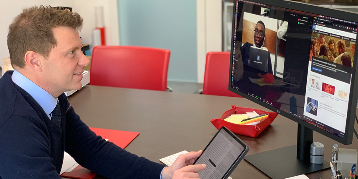 Los testigos de Jehová buscan maneras de predicar durante la pandemia