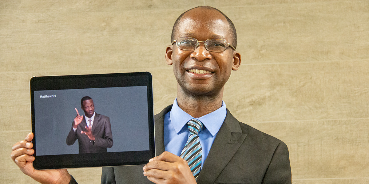 Jehovah’s Witnesses Release Book of Matthew in Zimbabwe Sign Language