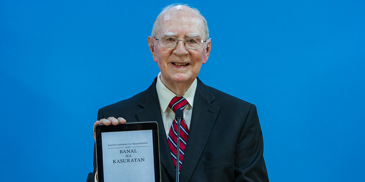 Jehovah’s Witnesses Release New World Translation in Bicol