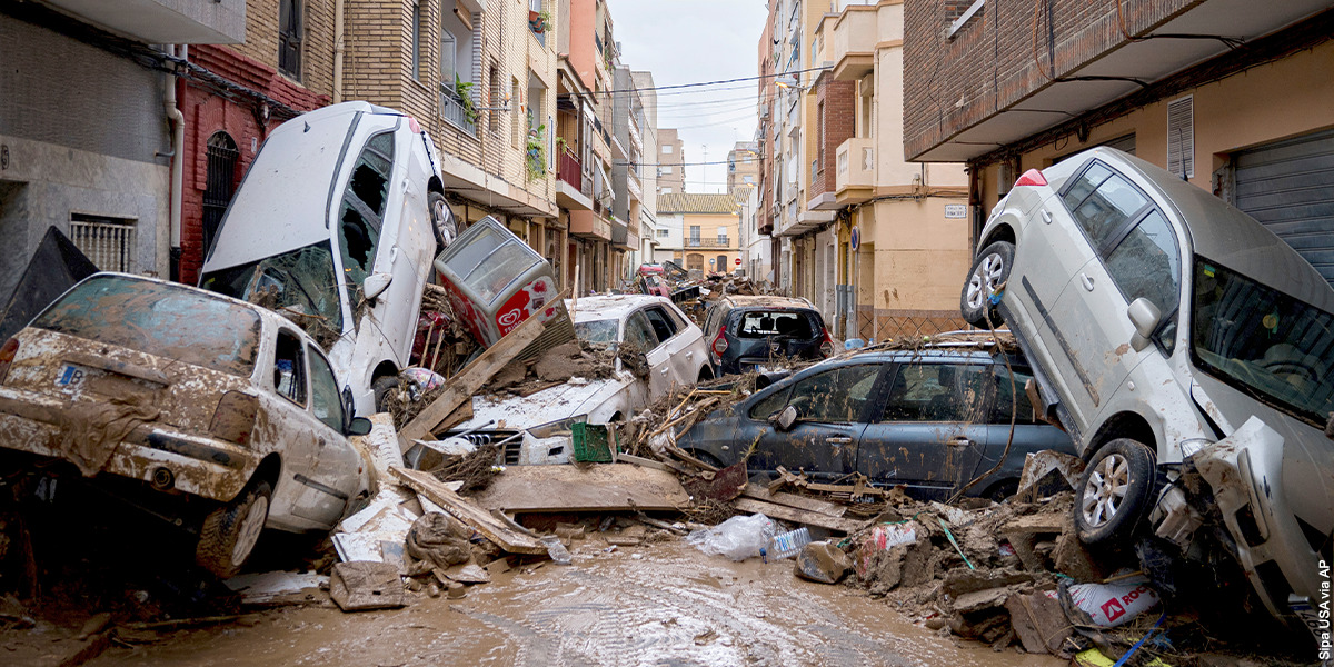 Maji Ghakututuka Ghananga Vinthu Kumwera cha Kumanjiliro gha Dazi kwa Spain